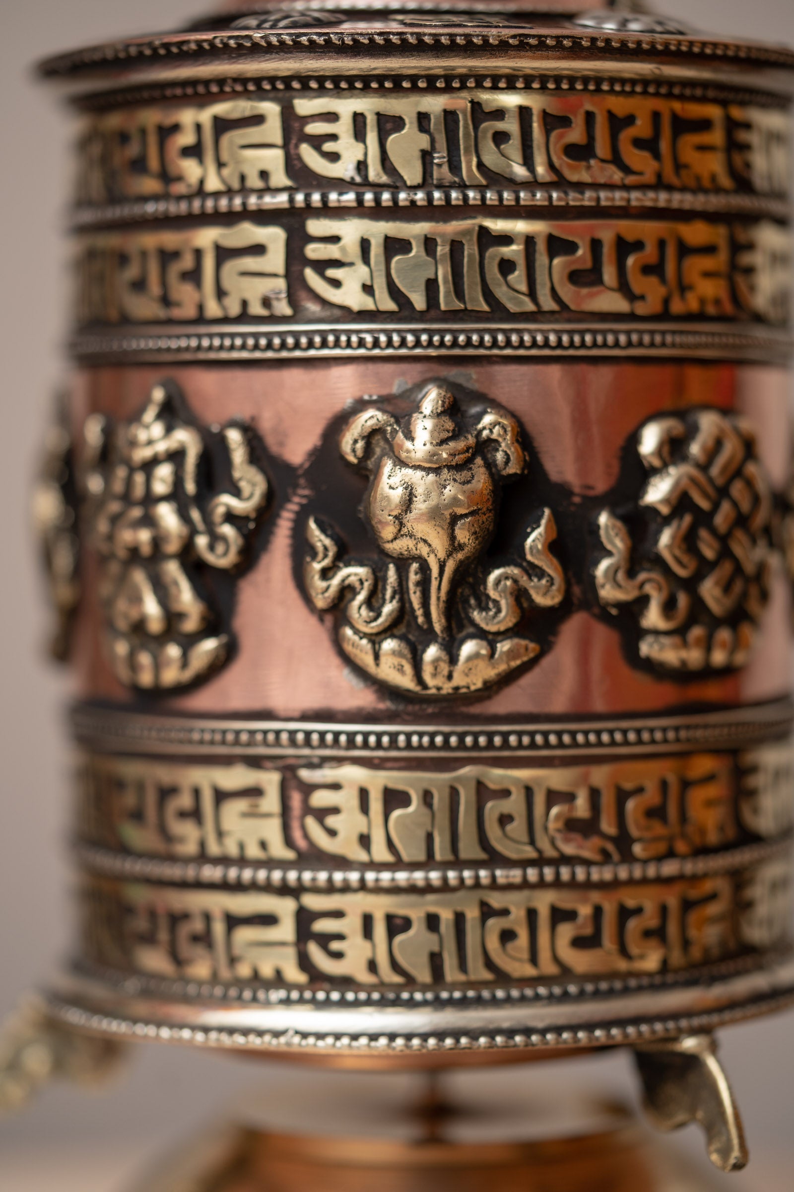 Prayer Wheel with 8 auspicious symbol
